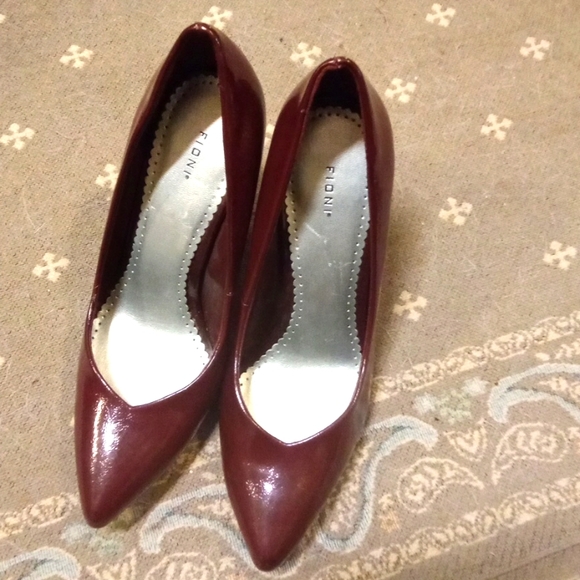 FIONI Clothing | Shoes | Fioni Vintage Style Pointed Pumps | Poshmark